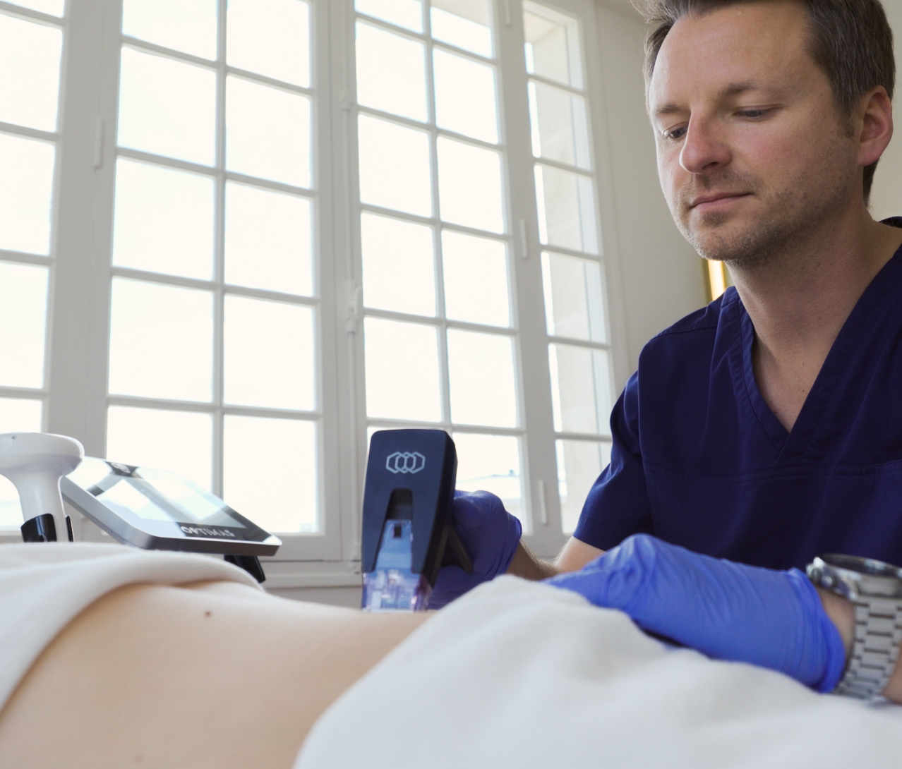 Radiofréquence fractionnée à microneedling - Cleo Bordeaux